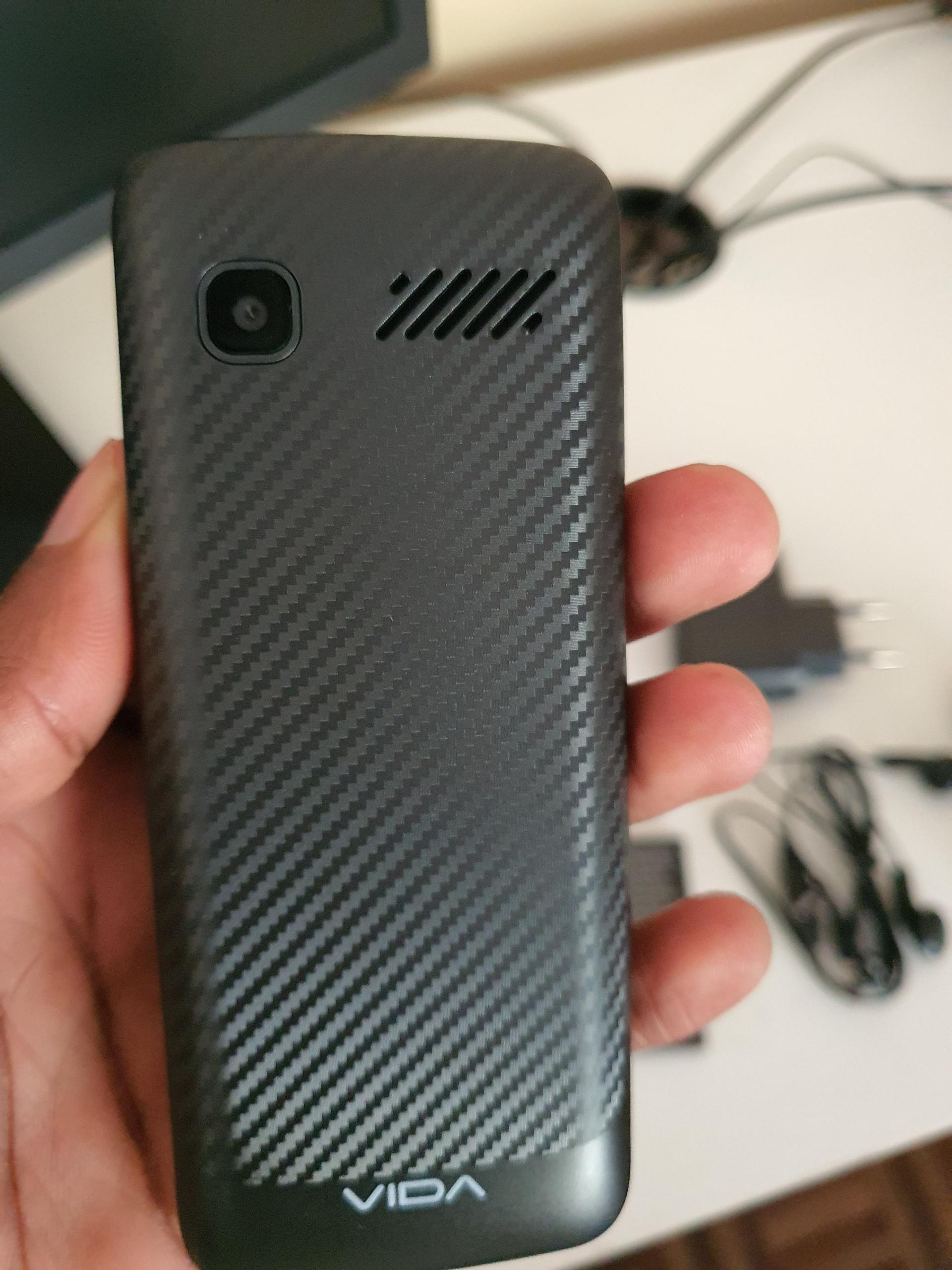 Pictures: Econet Smart KaMbudzi feature phone unboxing - Techzim